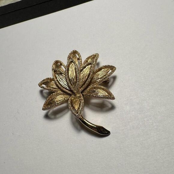 Avon | Jewelry | Avon Lotus Flower Gold Tone Brooch Pin Signed | Poshmark